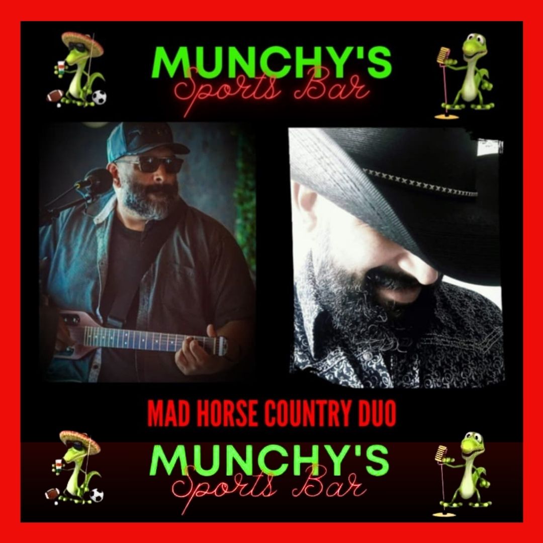 Mad Horse Duo ft. Alex Hernandez at Munchy's - Puerto Aventuras Living
